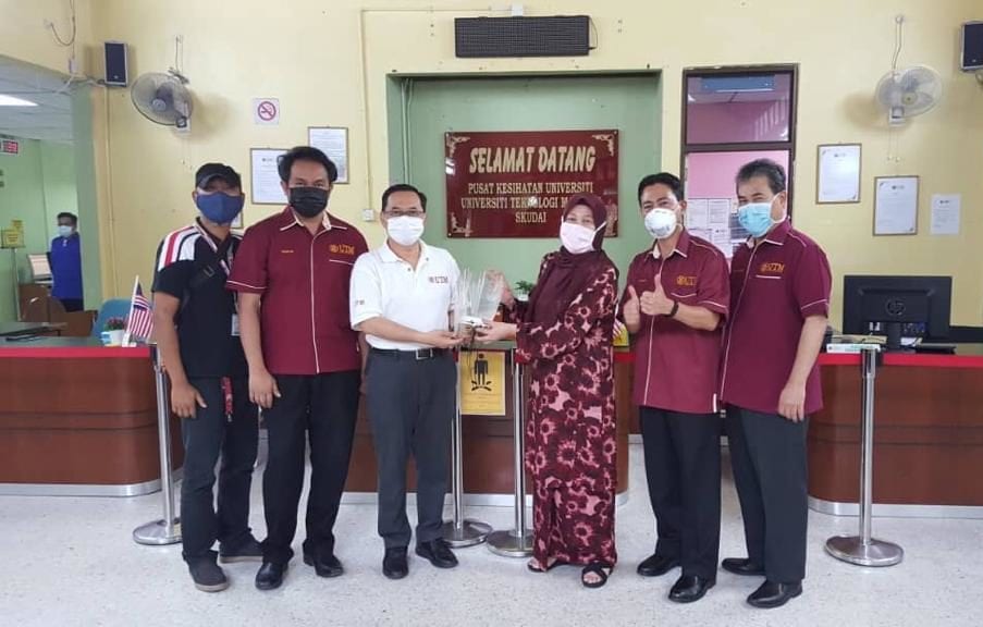 UTM Shield Distributes its ‘Homemade’ Face Shields to the Front Liners ...