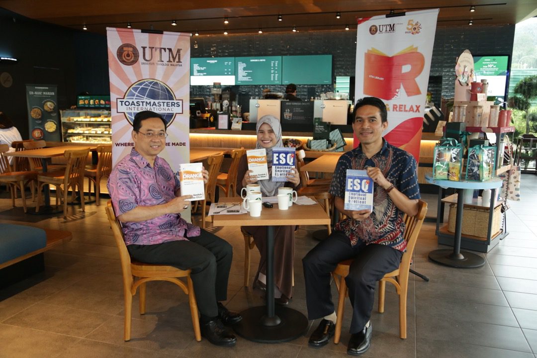 Promoting The Joy of Reading Beyond Campus, UTM Partner with Starbucks Skudai | UTM NewsHub