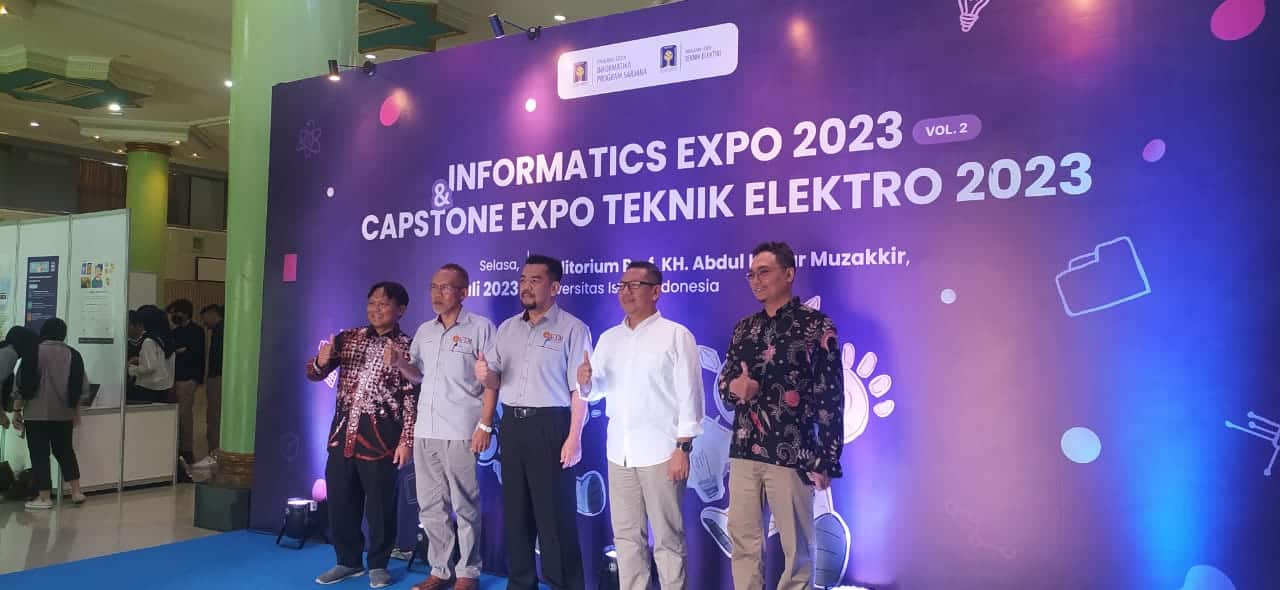 UII, UTM strengthen ties in Capstone Expo Teknik Elektro 2023 | UTM NewsHub
